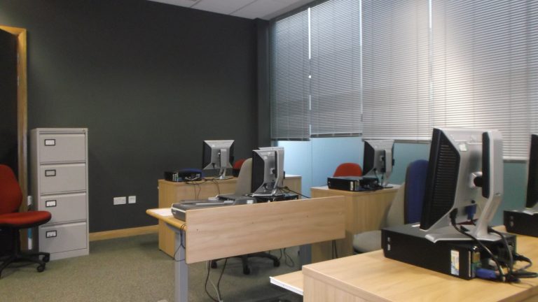 DSCF0010 – Devon and Cornwall GNU/Linux Users Group